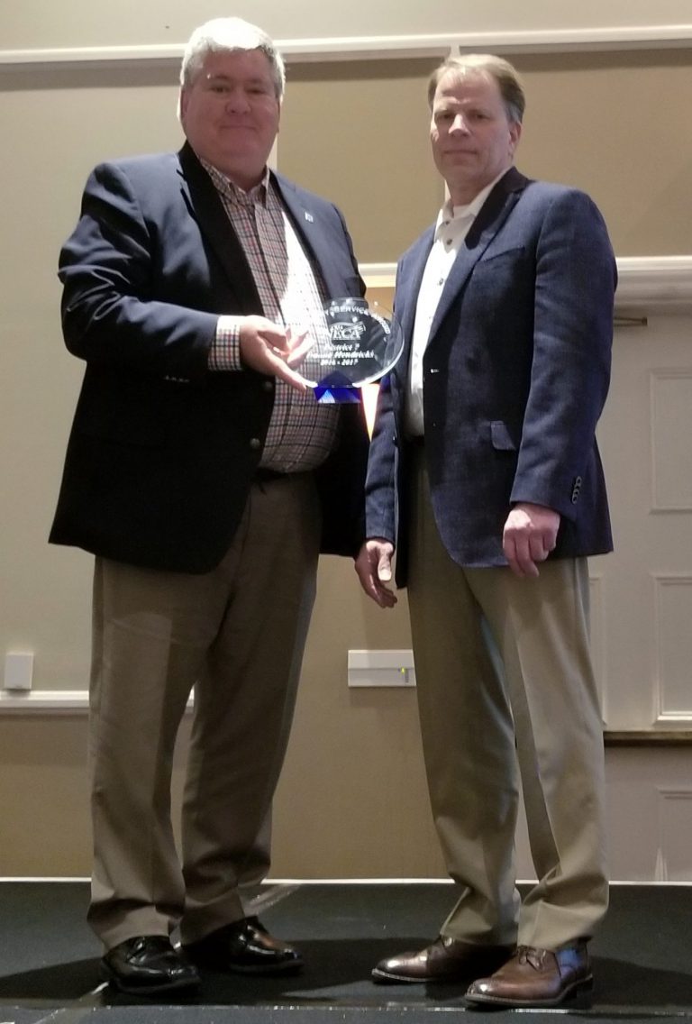 EGAN PRESIDENT & CEO RECEIVES AWARD - Egan Company Egan Company